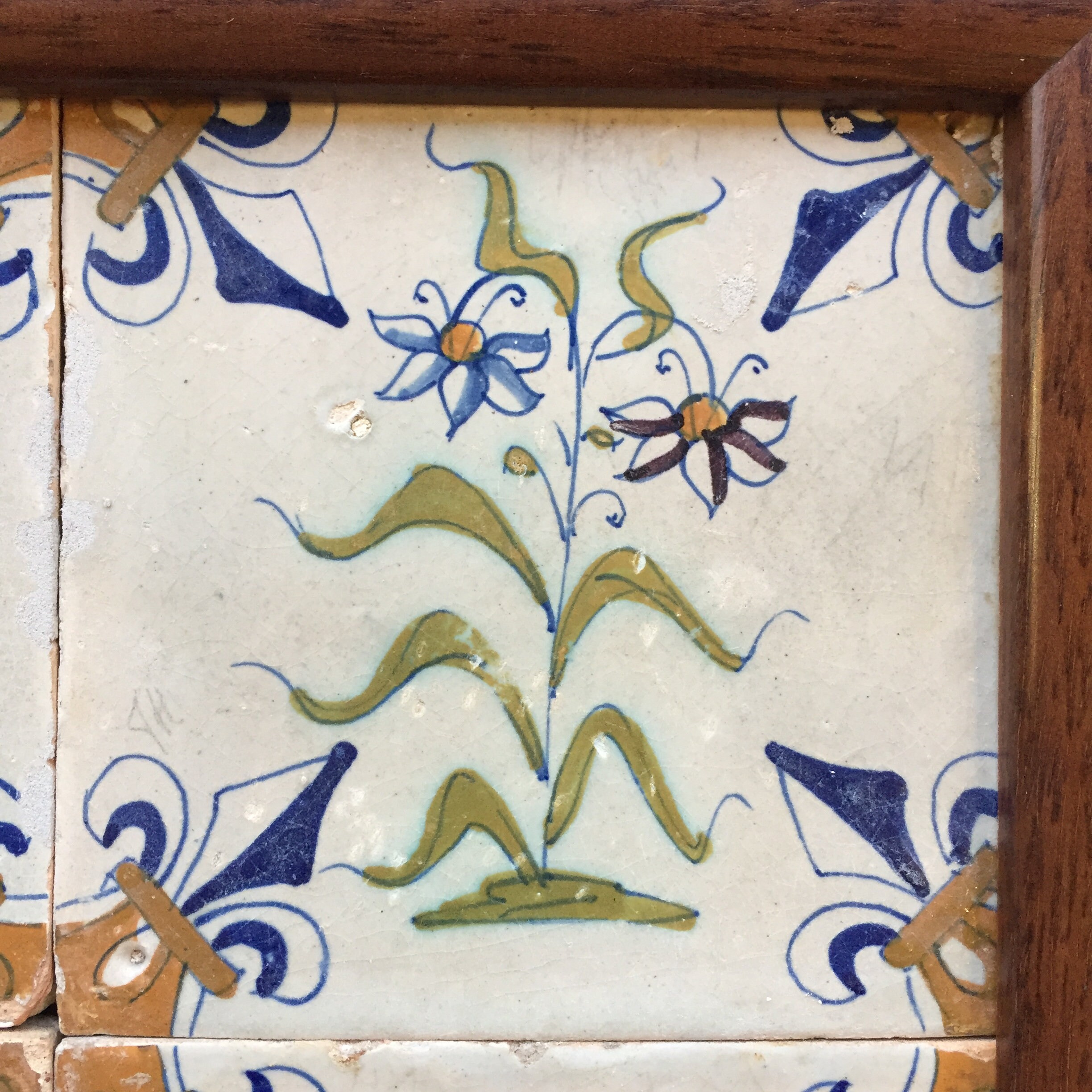 Een zeldzame set van 4 Antieke Hollandse Delftse tegels met bloemen ...