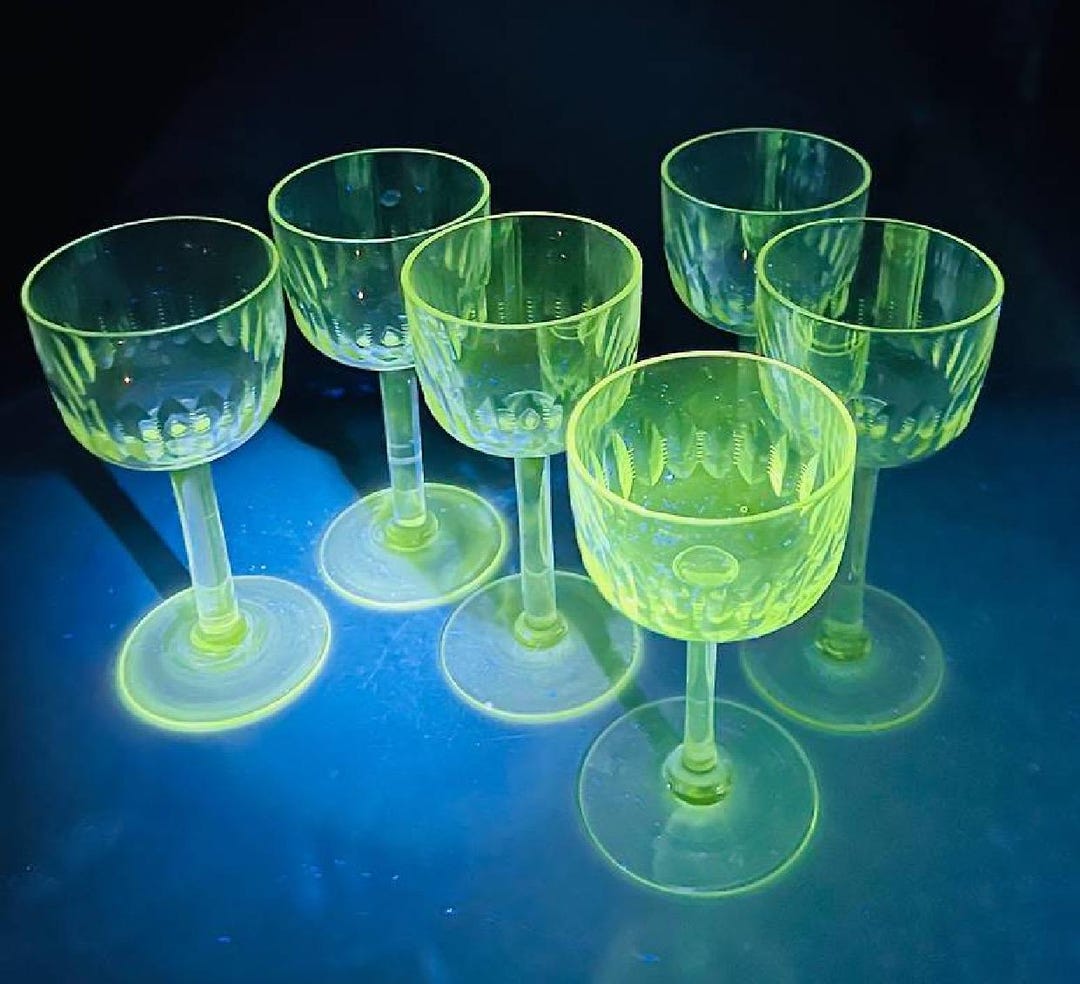 Set of 6 Beautiful Manganese Glass Vintage Strong Drinks Crystal Gasses ...