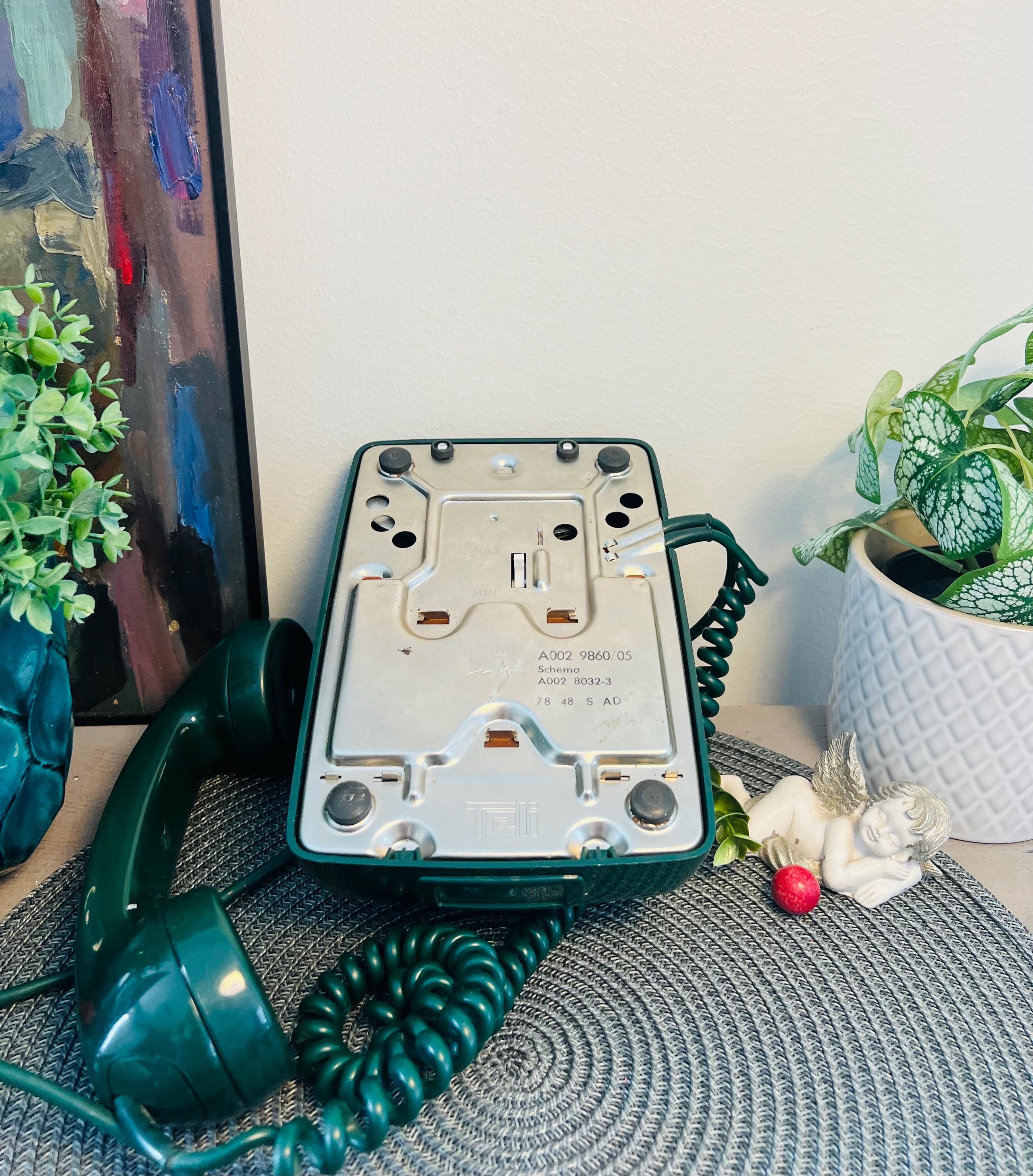 Old Fashioned Rotary Dial Phone Retro Emerald Green Mechanical Vintage ...
