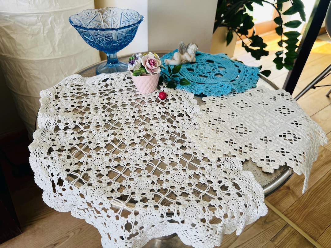 Amazing Vintage Crocheted Hand Made Doilies Set of 3 , White Tablecloth ...
