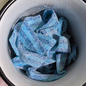 Lil' Sugar Mama's 12 Berry Blue Pucker Your Mother SOUR Belts Candy ...