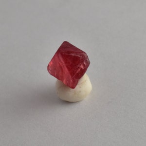 3.35ct Rare Octahedron Spinel Rough Specimen Crystal, Healing Crystal ...