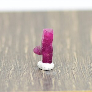 Very Nice Rare 5.5ct Red Ruby Crystals Cluster Corundum , Raw Ruby ...