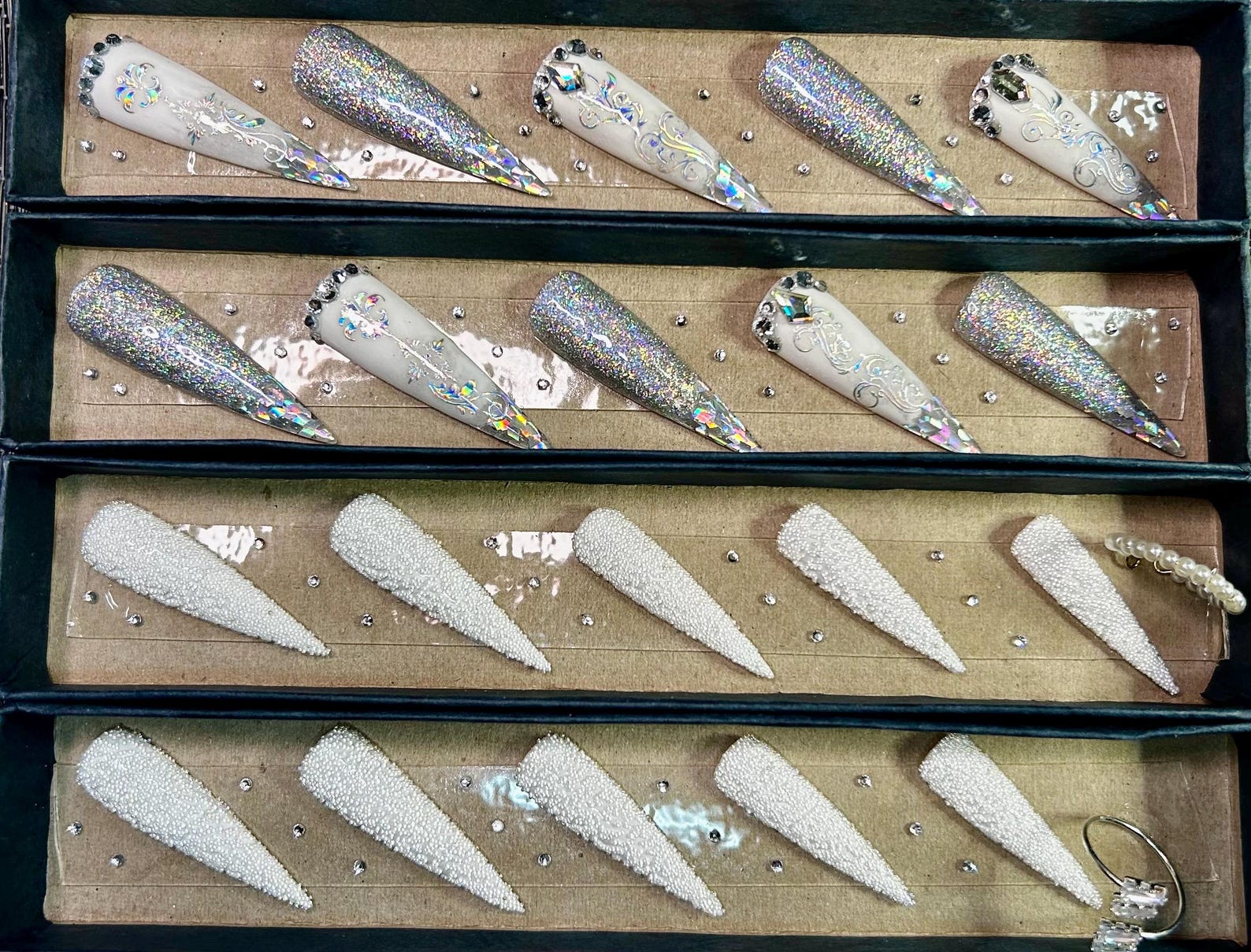 20 Piece Winterfest X-long Stilettos Nail Set With a Touch of Bling ...