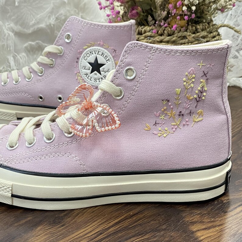 Custom Converse Chuck Taylor Embroidered Flower/embroidered - Etsy