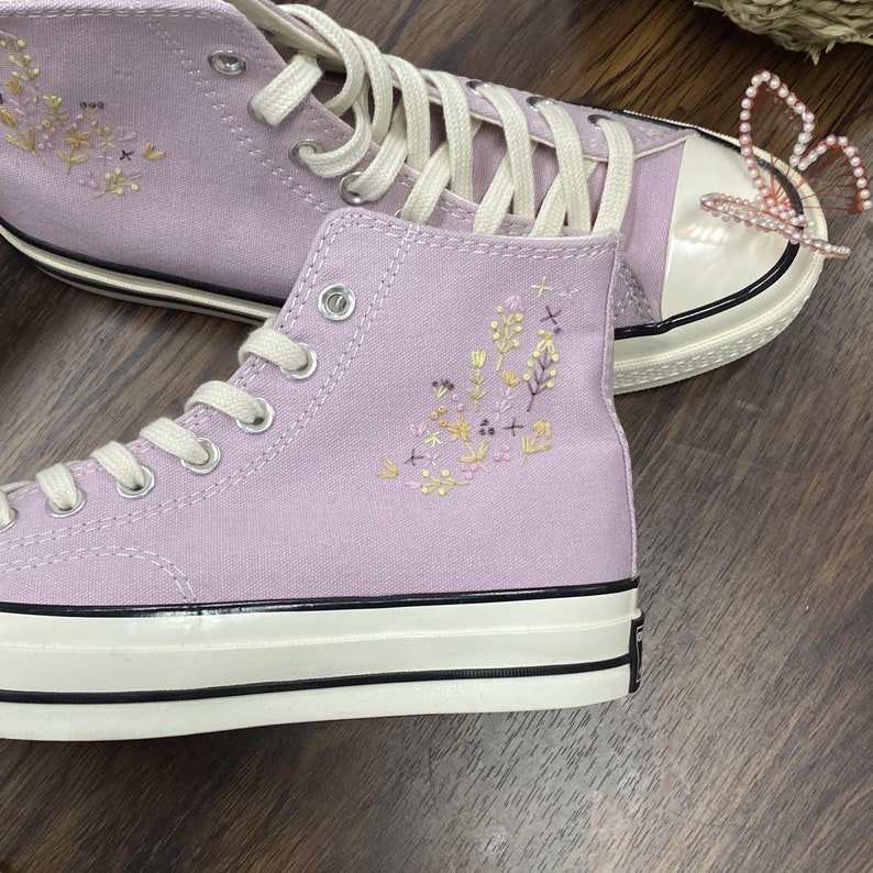Custom Converse Chuck Taylor Embroidered Flower/embroidered - Etsy
