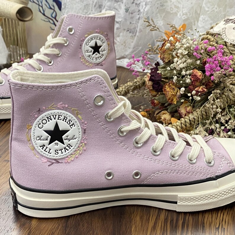 Custom Converse Chuck Taylor Embroidered Flower/embroidered - Etsy