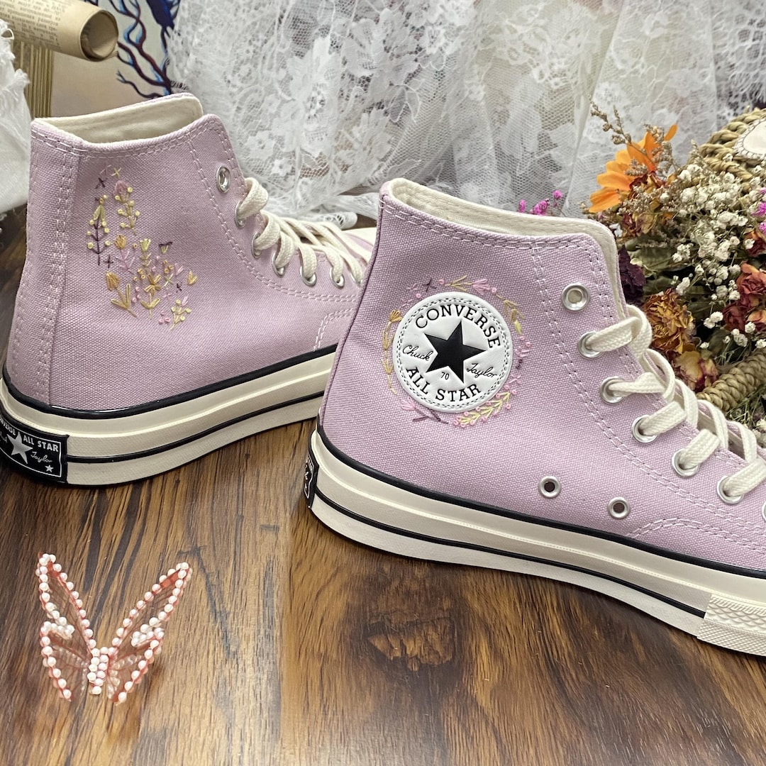 Custom Converse Chuck Taylor Embroidered Flower/embroidered - Etsy