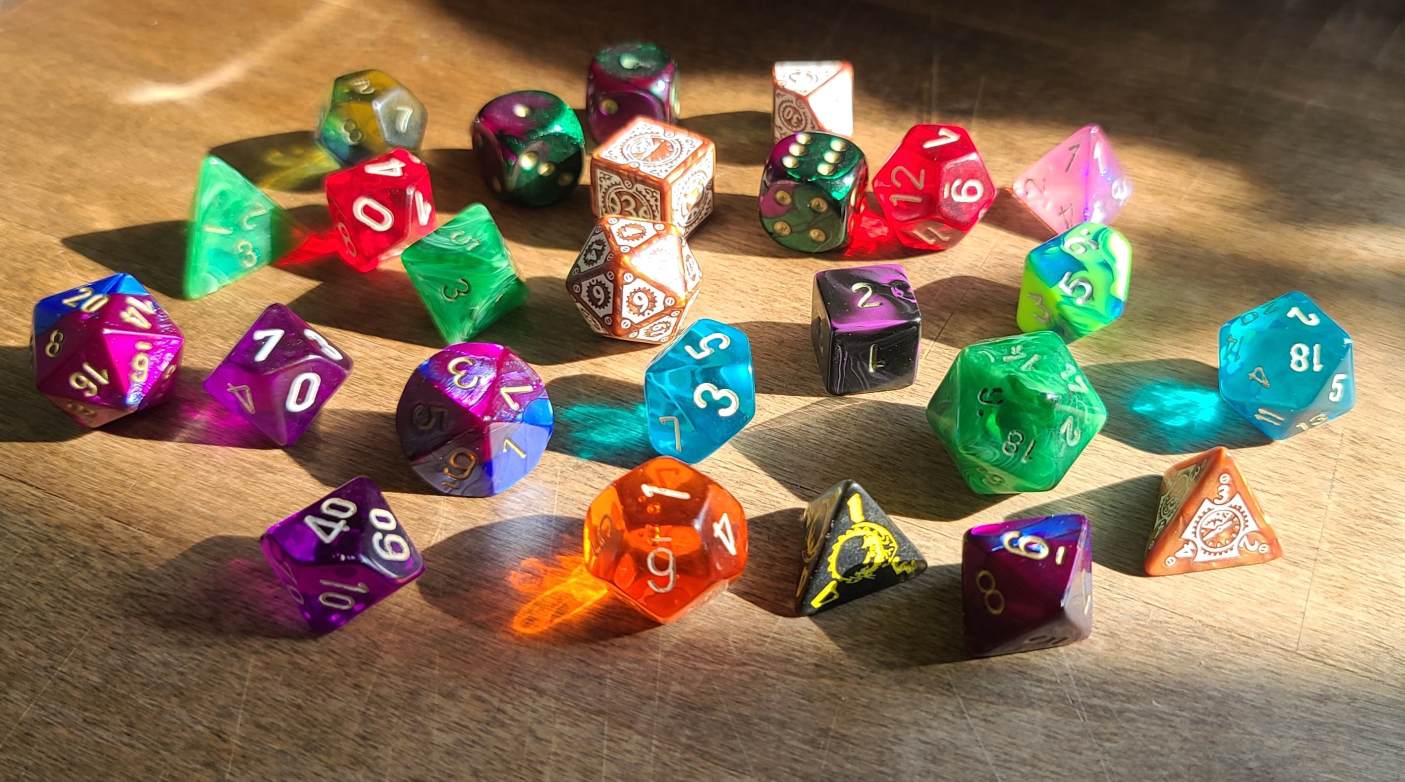 Vintage & Modern Dungeons Dragons Magic the Gathering Mixed Dice Lot ...