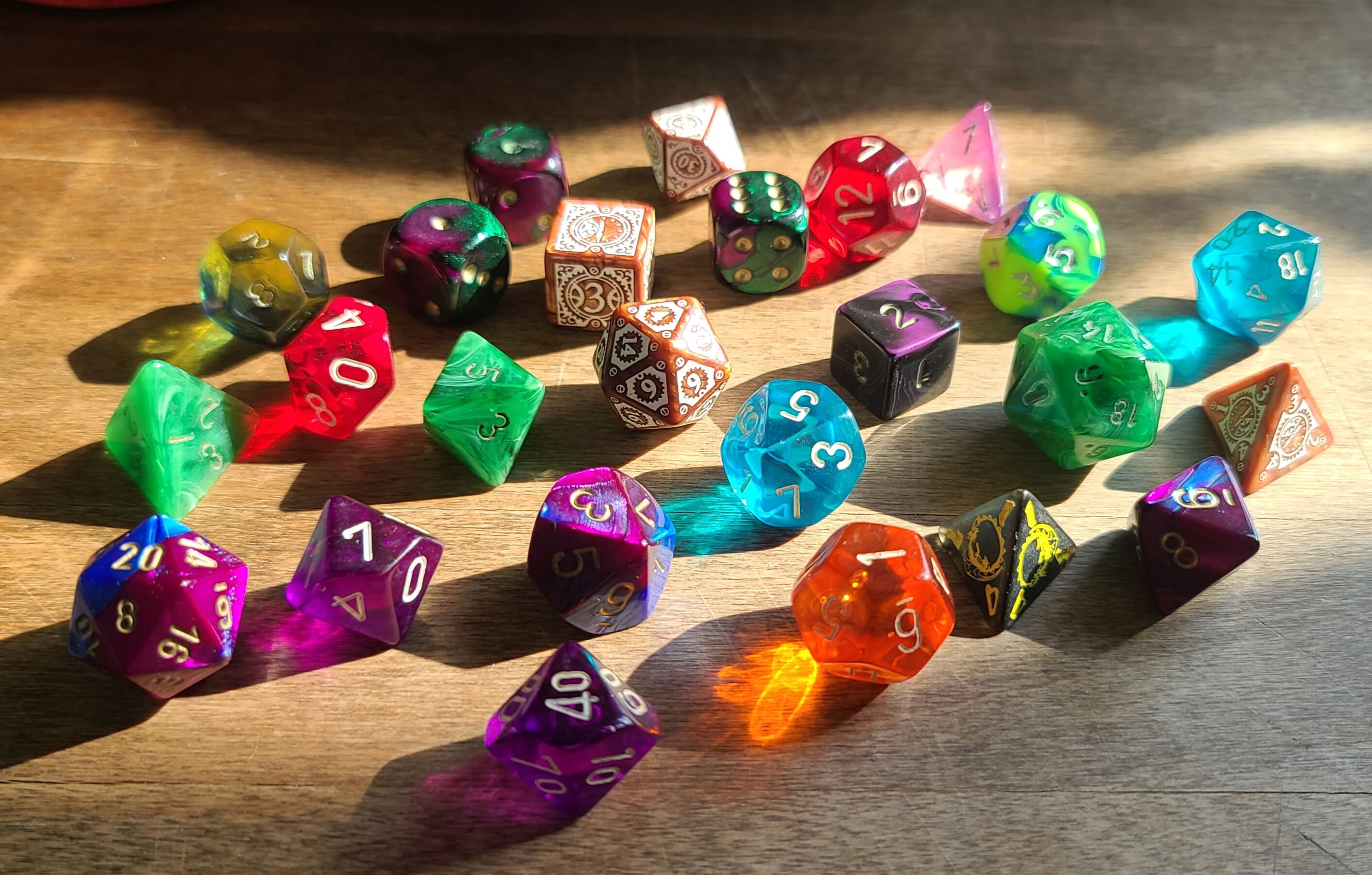 Vintage & Modern Dungeons Dragons Magic the Gathering Mixed Dice Lot ...