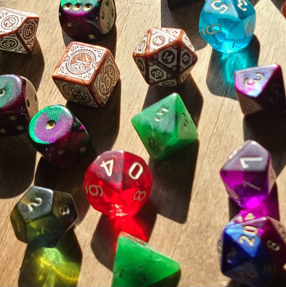 Vintage & Modern Dungeons Dragons Magic the Gathering Mixed Dice Lot ...