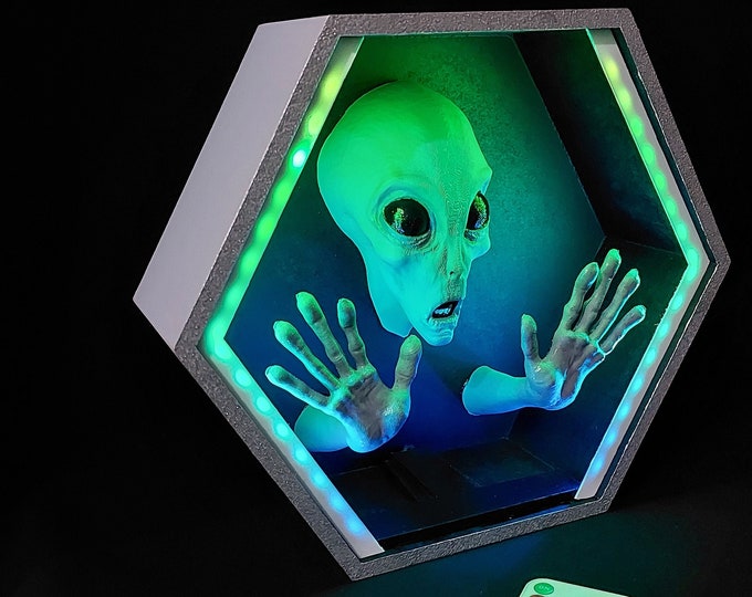 Preorder-alien Hexagon /sound Sensitive-rc-wifi- Illuminated Alien Lamp - Etsy