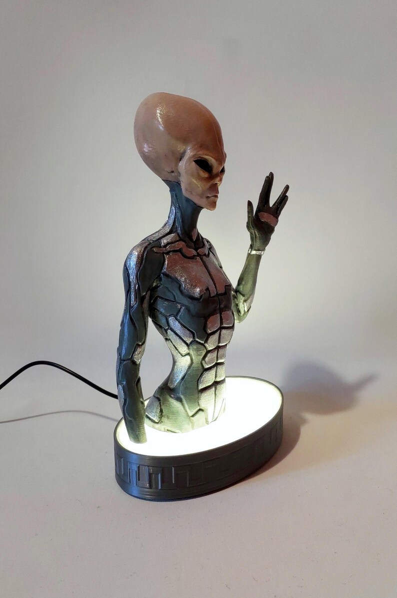 ALIEN BUST- Illuminated Alien Figure - Etsy