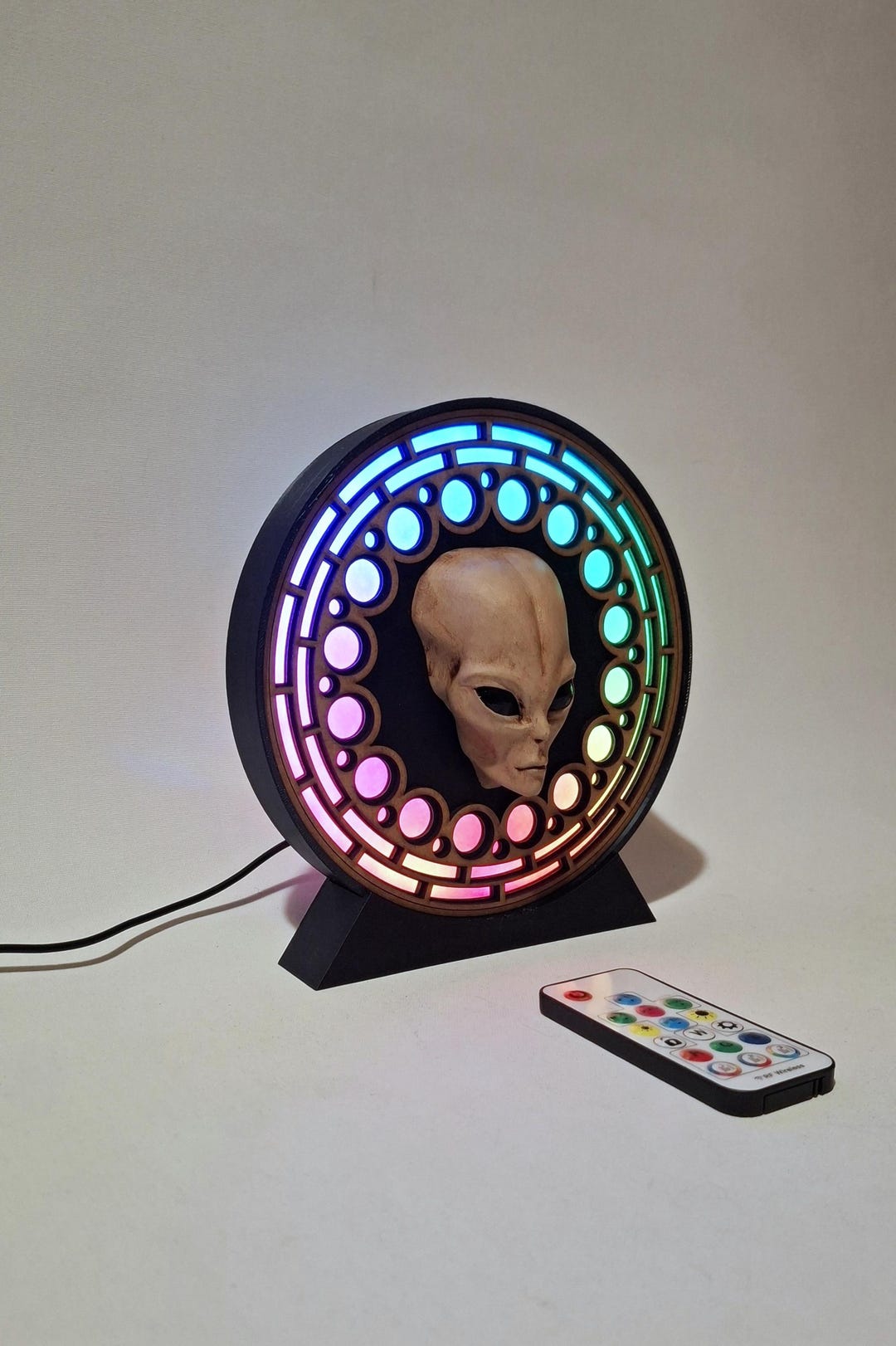 Smart RGB Illuminated Alien Decor, Remote Controlled, Sound and Music ...