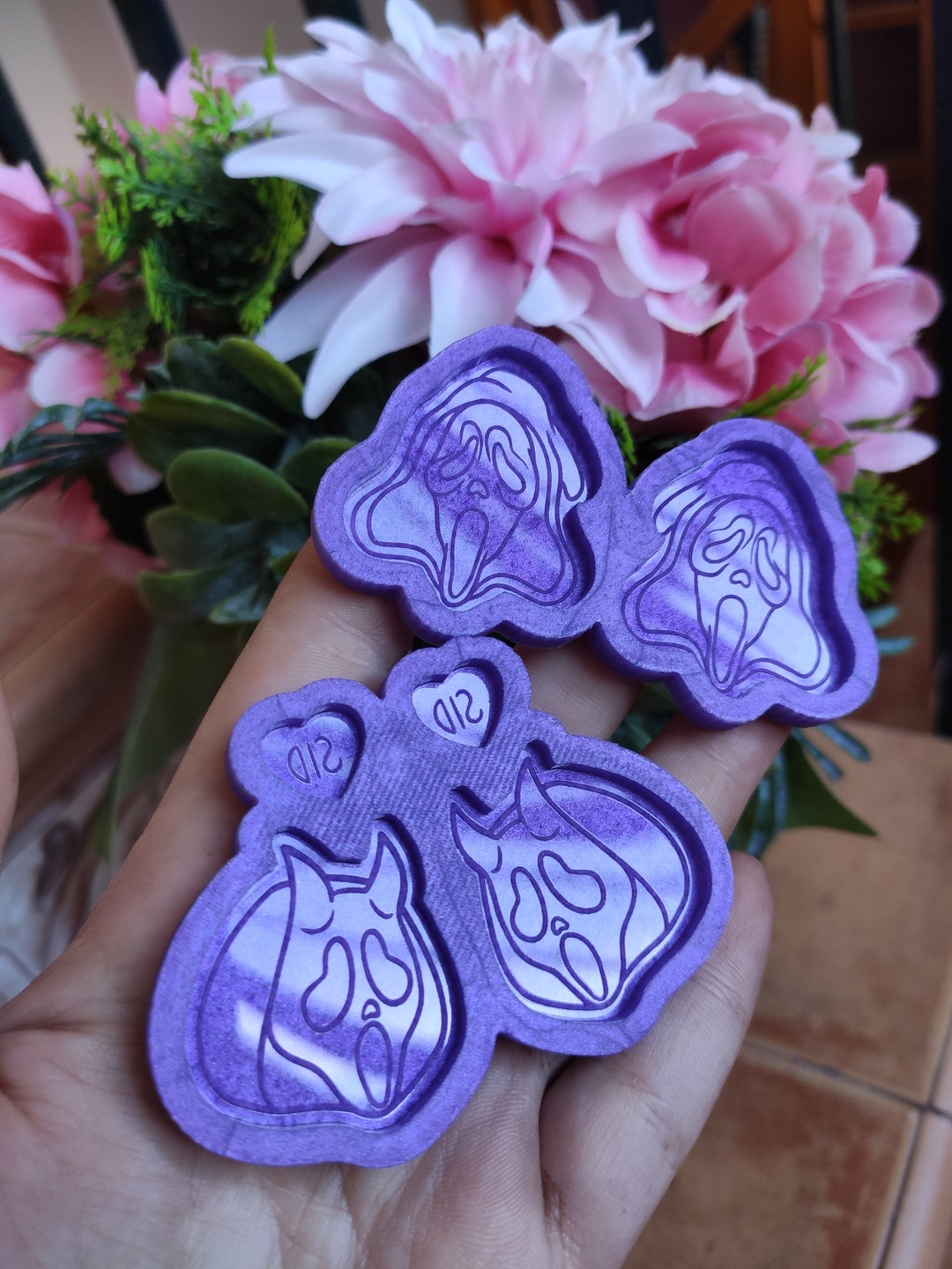 Aesthetic Creepy Cute Kawaii Animals Earrings Molds - Scream, Ghostface ...
