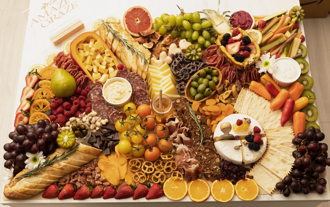 Grazing Table Layout Template for 20 People Flat-lay Instruction ...