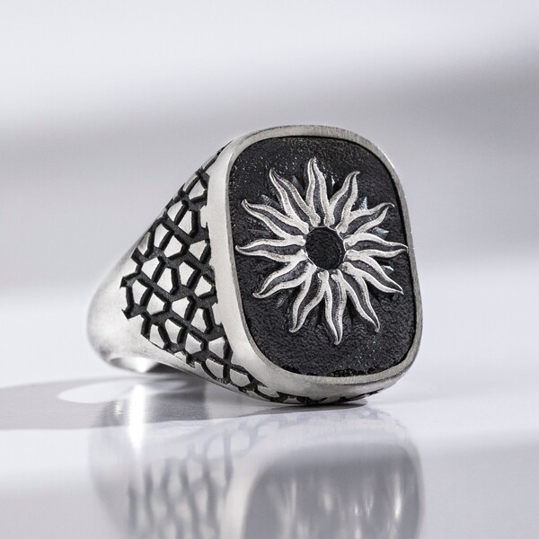 Sun Signet Ring - Etsy