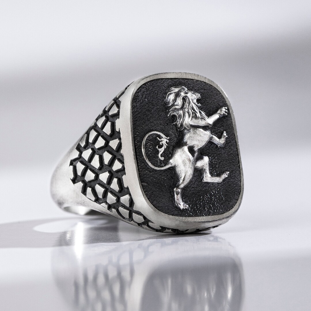 Lion Rampant Unique Signet Ring for Men, Fantasy Engraved Scottish Ring ...