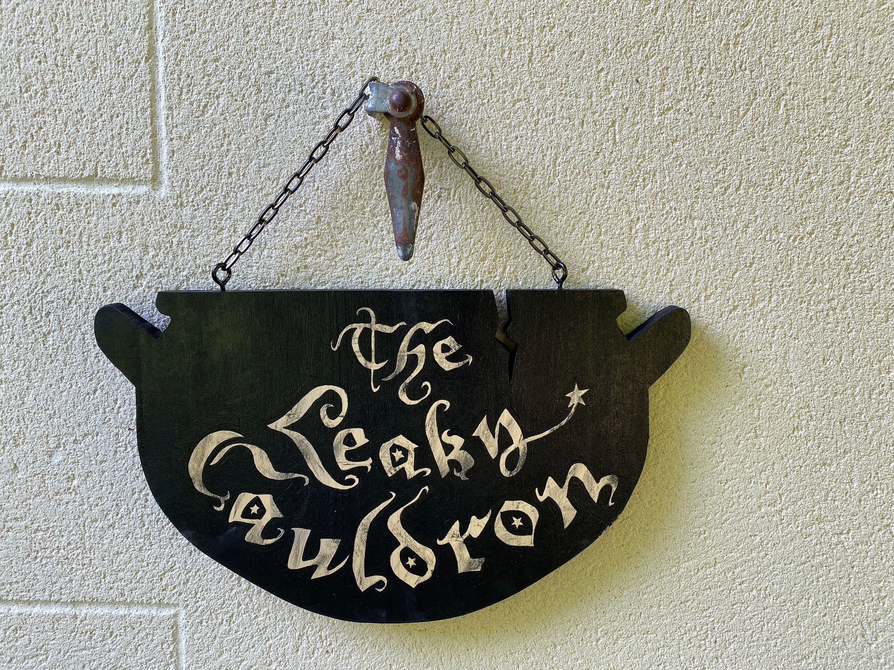 Leaky Cauldron Sign Printable