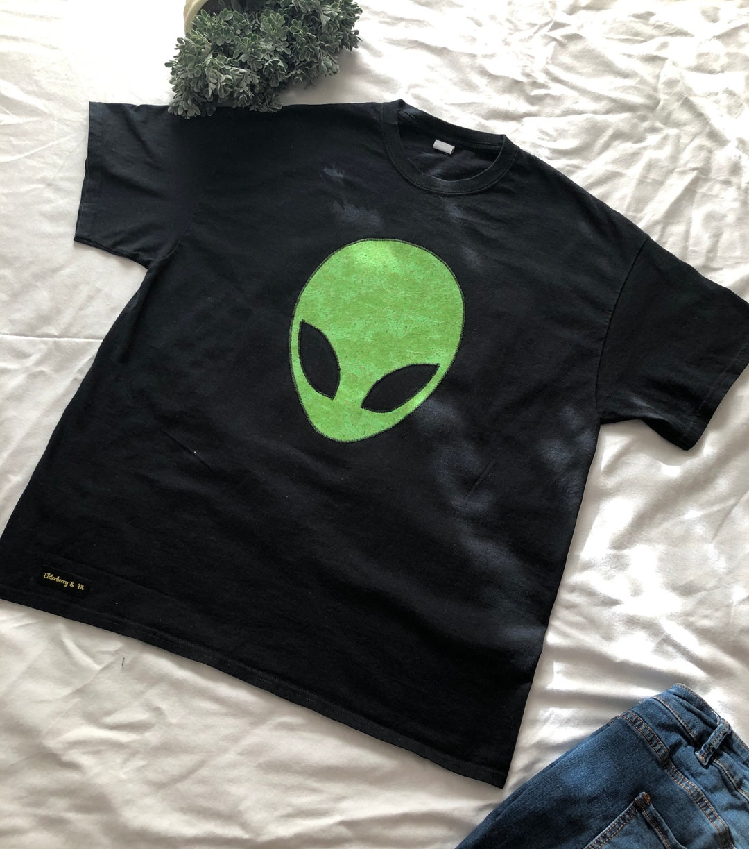 Alien T-shirt, Appliqued - Etsy