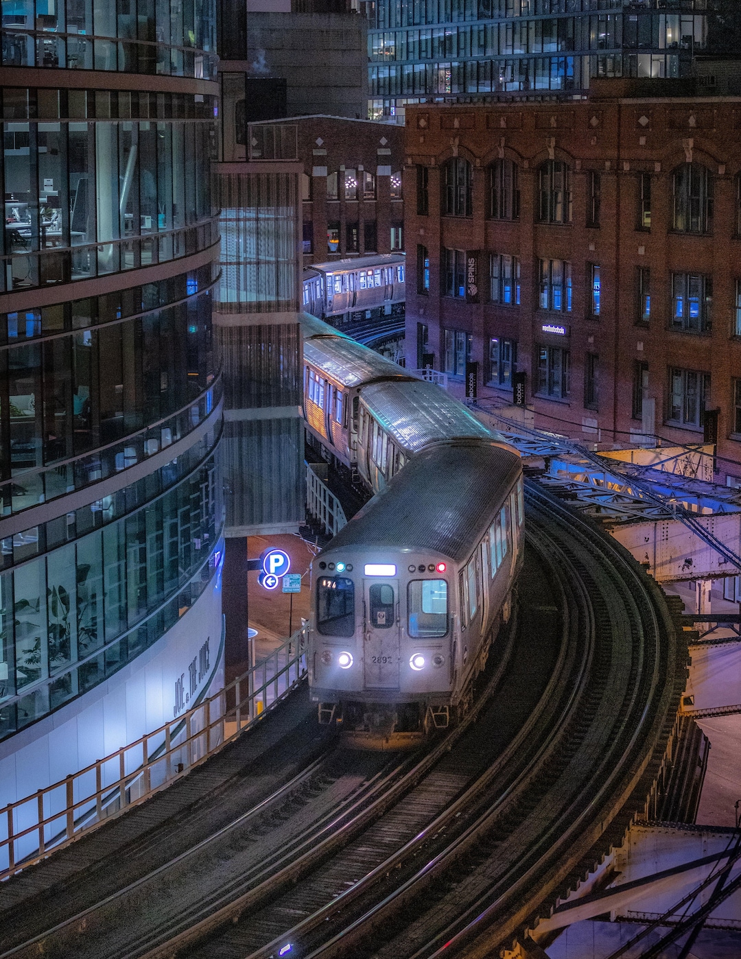 Gotham City, Downtown Chicago, El Train, Subway, City Architecture ...