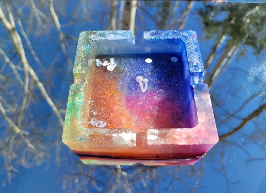 Trippy Mushroom Resin Ashtray, Rainbow Ashtray, Small Gift, Resin Tray ...