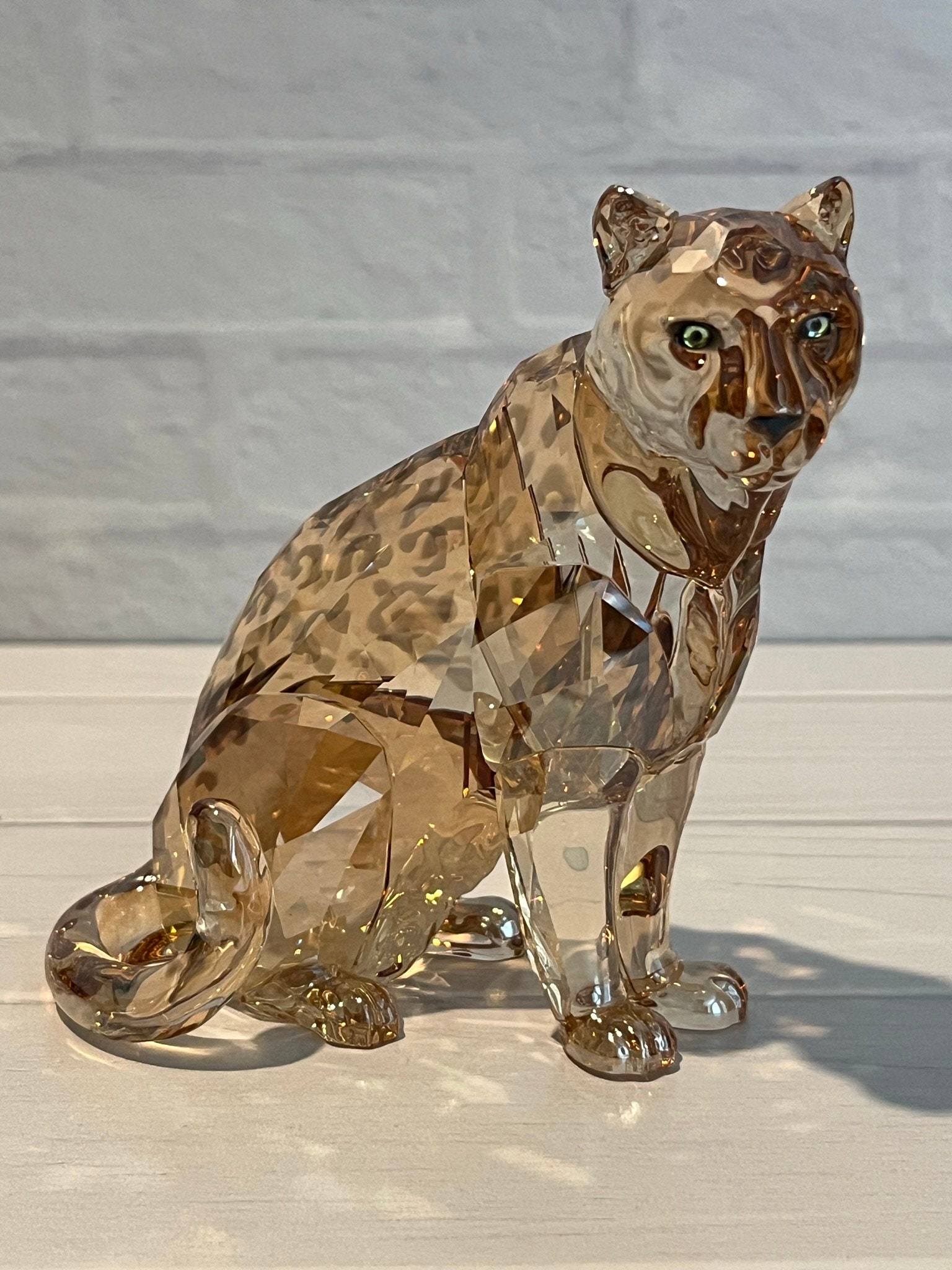 Swarovski 2019 SCS Amur Leopard Sofia #5428541 **brand New Swarovski 2019 SCS Amur Leopard Sofia #5428541 **brand New