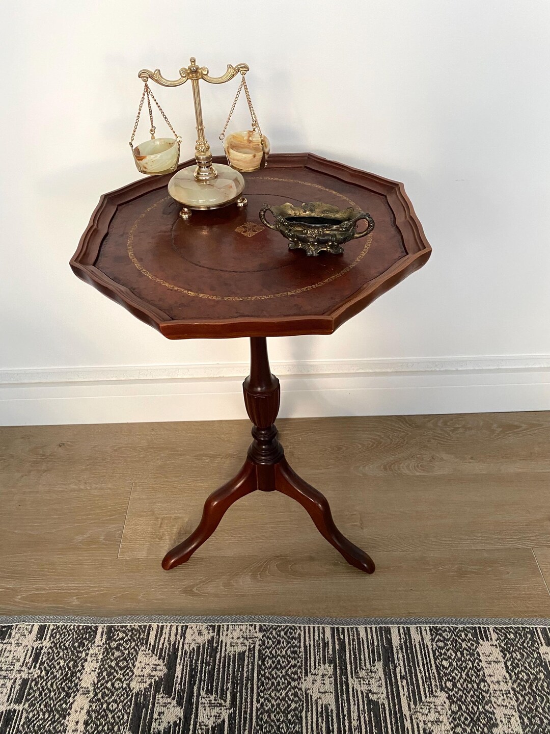 Small Vintage French Wine Table With Brown Leather Top , Small Round ...