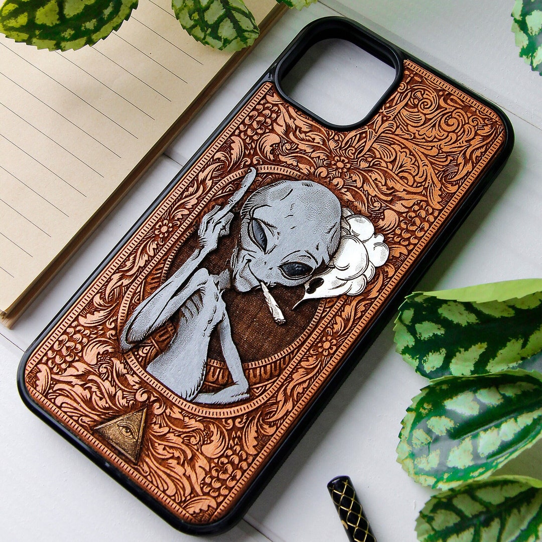 Alien - Phone Case Wood Laser Engraved + Hand Painting for iPhone 15 ...