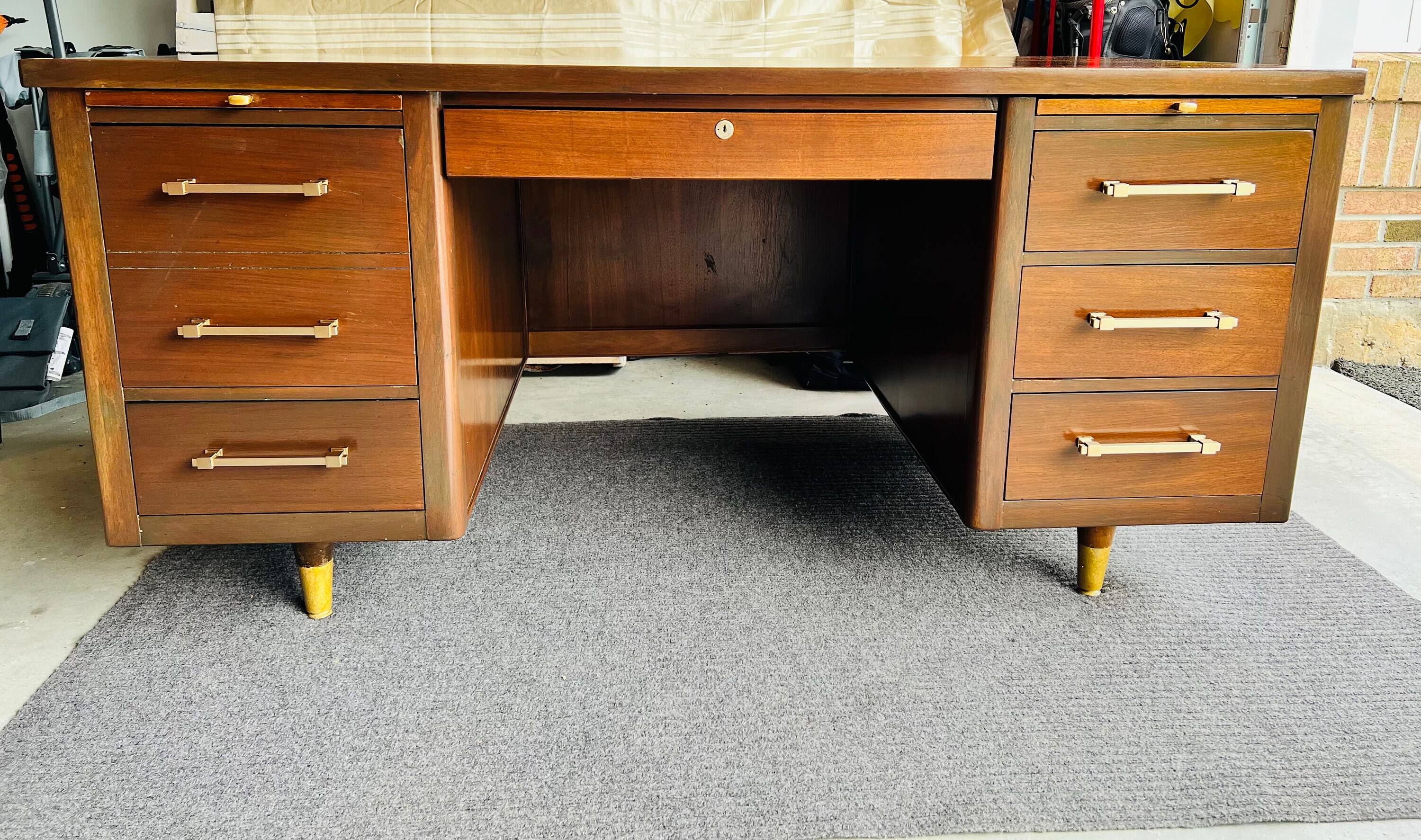 Antique Executive Desk for sale| 85 ads for used Antique Executive Desks