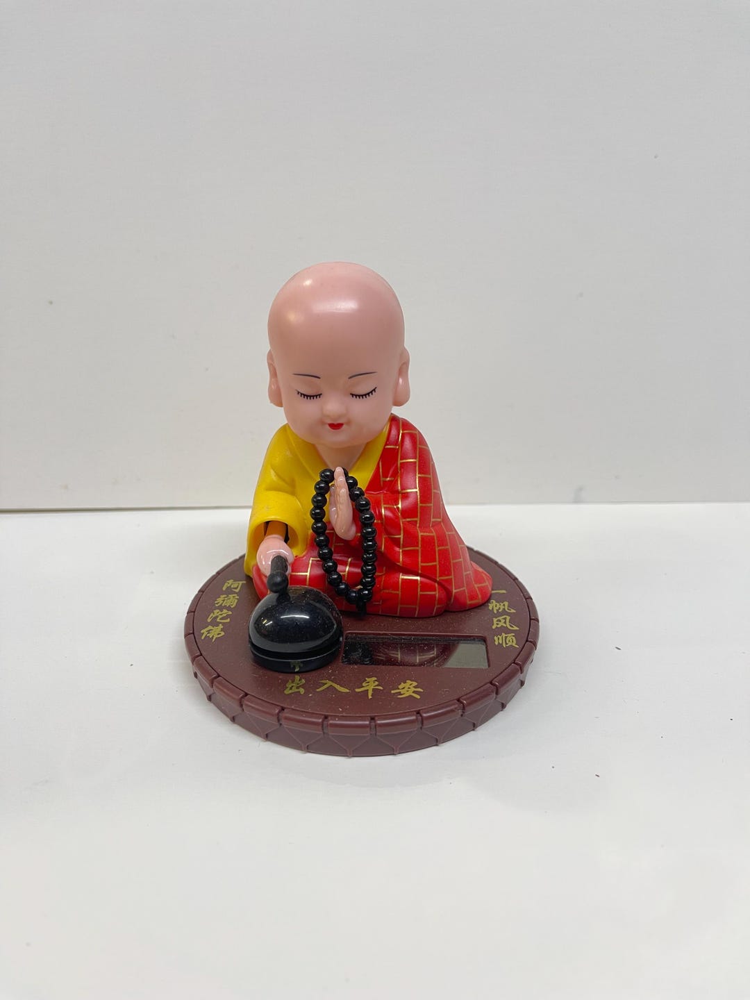 Solar Powered Praying Monk. Buddhist Lucky Charm Decor, Car Dashboard ...
