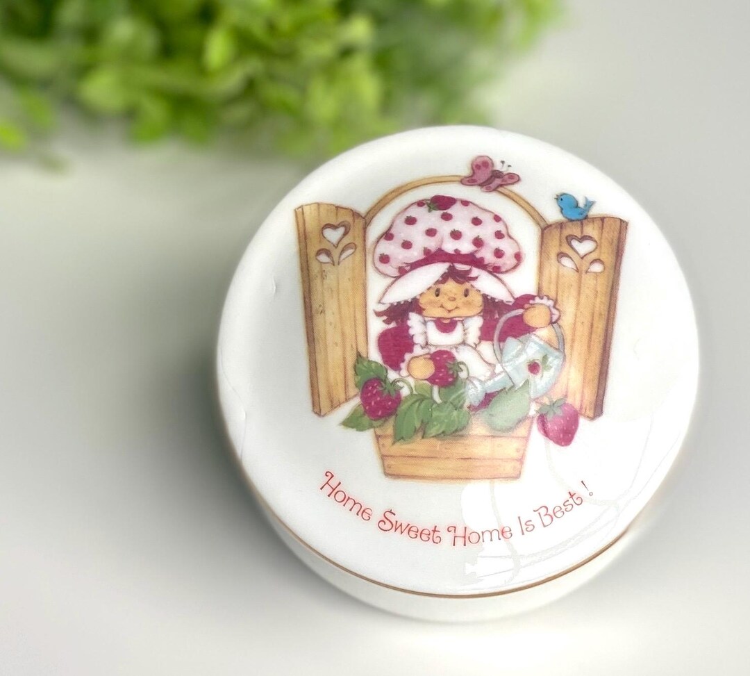 Vintage Strawberry Shortcake Porcelain Round Trinket Box Dish Container ...