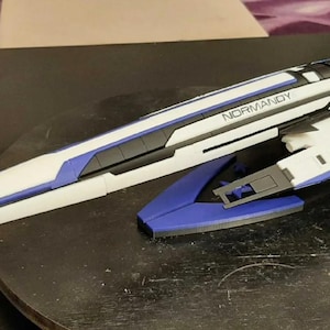 Handmade SSV Normandy SR2 Model: Sci-fi Collectible (24" Long) - Etsy