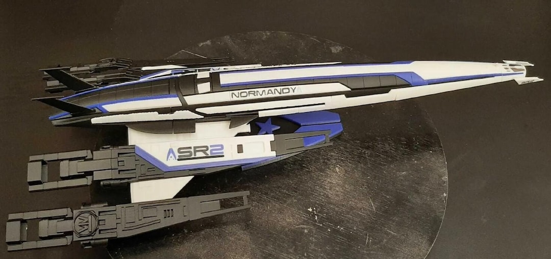 Handmade SSV Normandy SR2 Model: Sci-fi Collectible (24" Long) - Etsy
