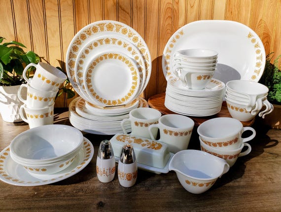 White corelle plates store