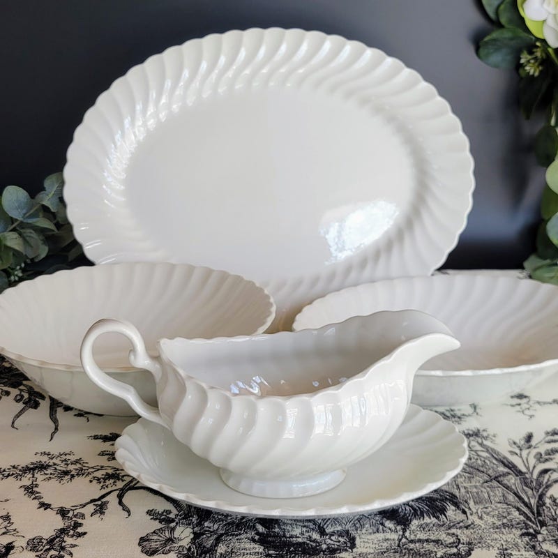 Vintage Johnson Bowls - Etsy