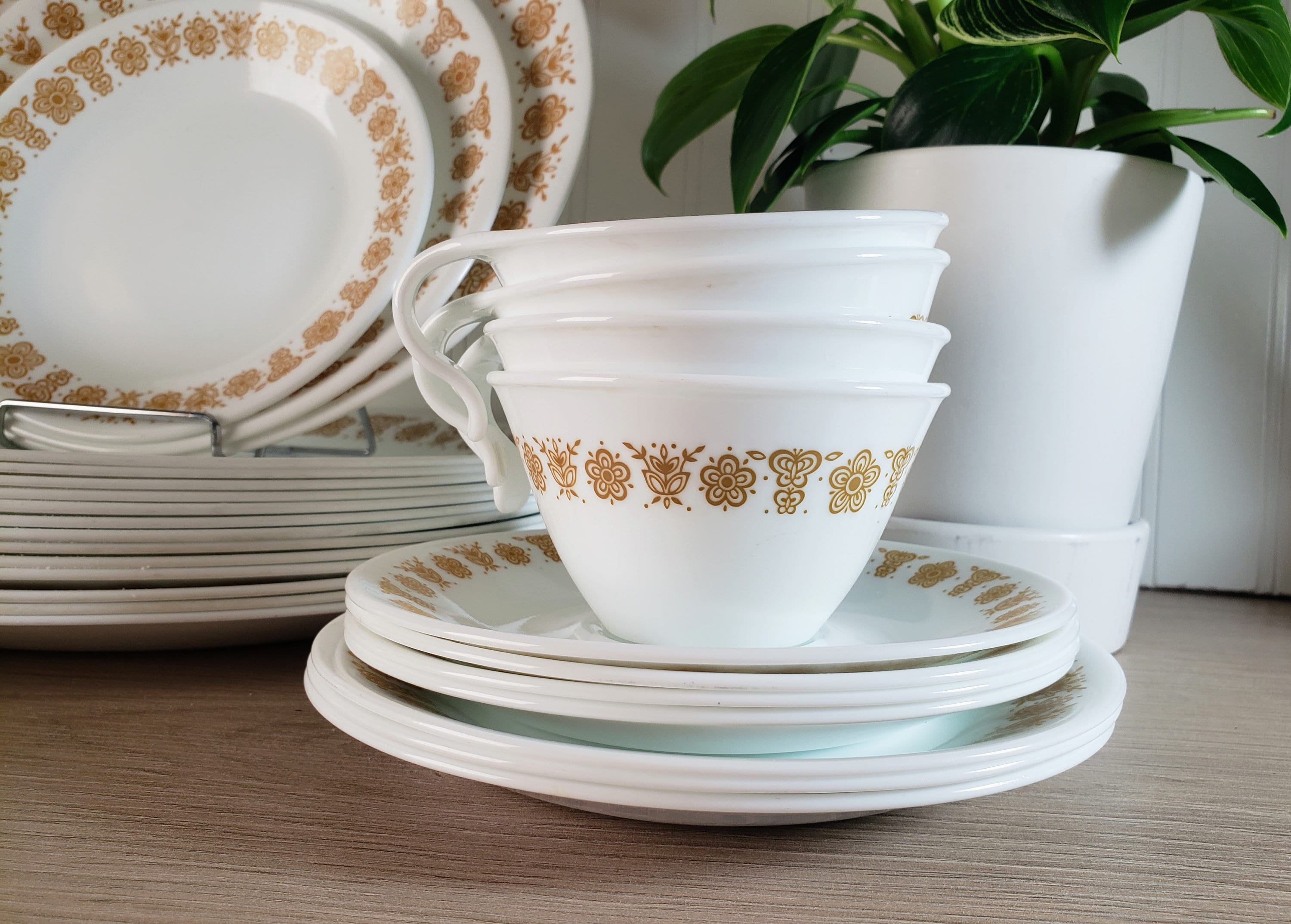 Vintage Corelle Pyrex "butterfly Gold" - Dinner, Salad - Luncheon ...