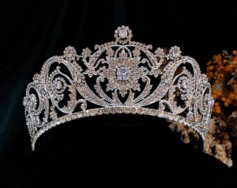 Handmade Beautiful Bridal Party Tiara Ellie Design With Simulated ...