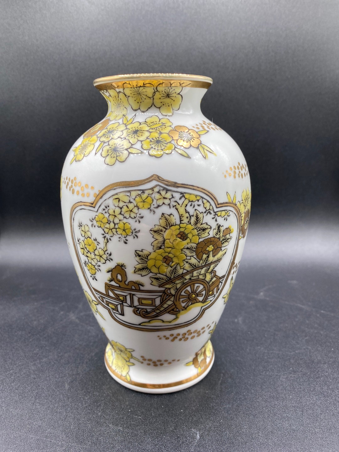 Japanese GOLD IMARI Handpainted Vase With Gold Yellow Floral - Etsy