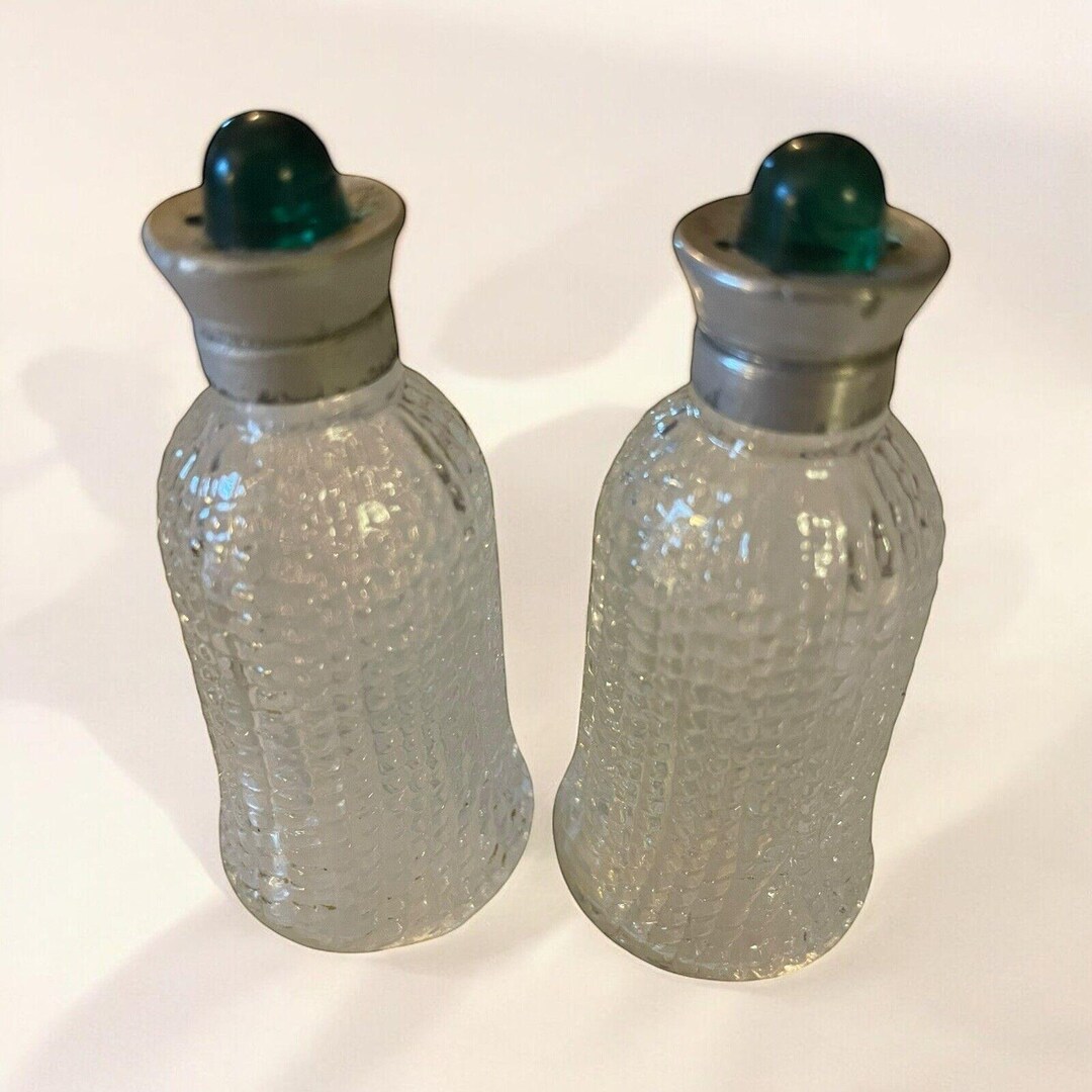Vintage Raised Glass With Green Top Salt and Pepper Shakers 3" - Etsy