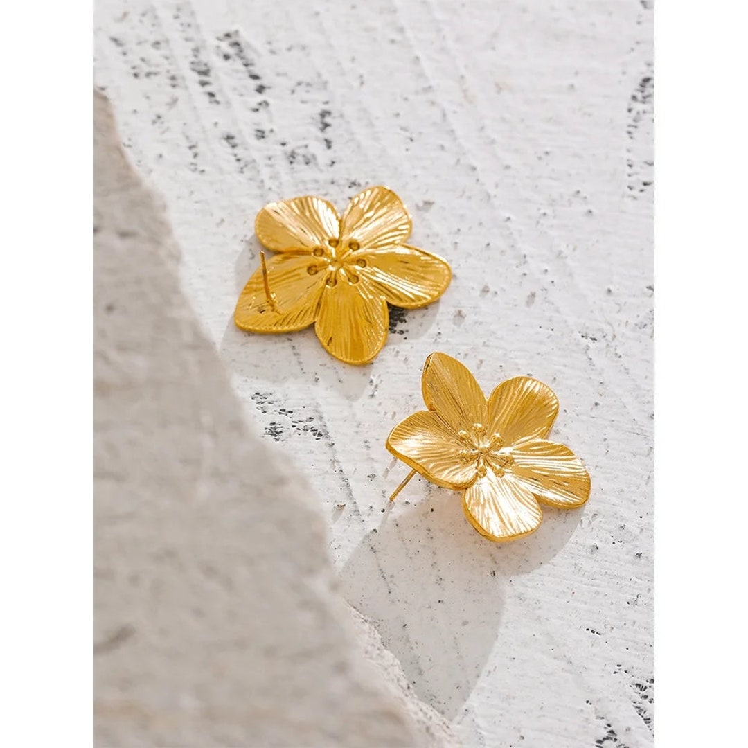 Large Gold Flower Ring, Big Chunky Nature Summer Earrings, Flower ...