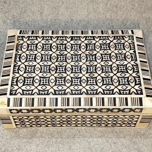 Home Decor Bone Inlay Box | Bone and Mother of Pearl Inlay Jewelry Box ...