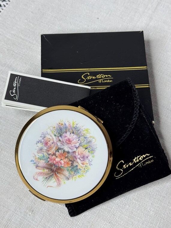 Vintage Stratton Compact Gold Tone Roses Flowers - Gem