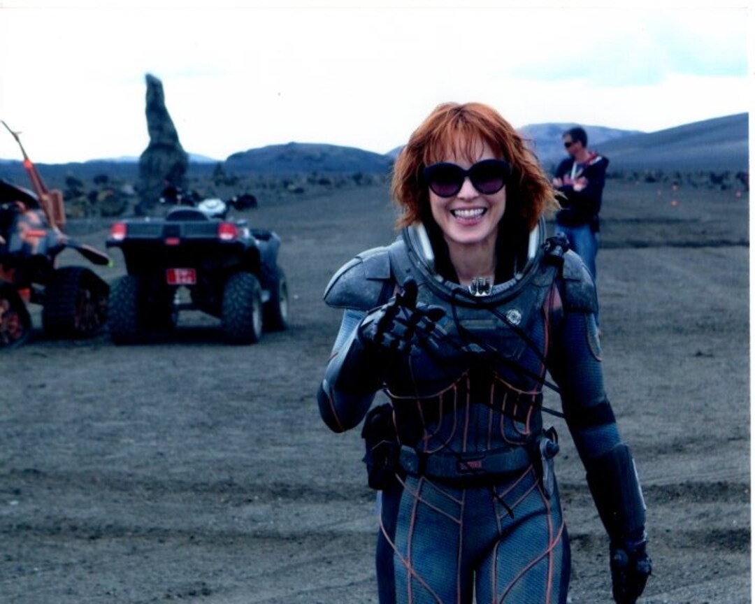 Noomi Rapace Signed 8x10 Prometheus Elizabeth Shaw Photo W/ Hologram ...