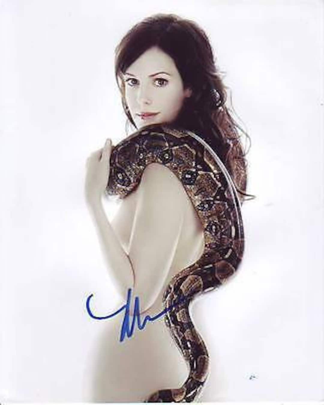 Mary Louise Parker Weeds Wallpaper