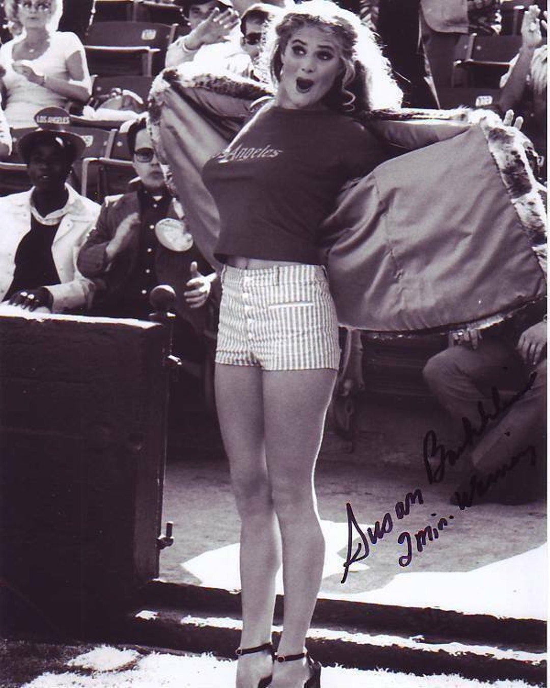 Susan Backlinie Signed Two-minute Warning Photo W/ Hologram Coa Great ...