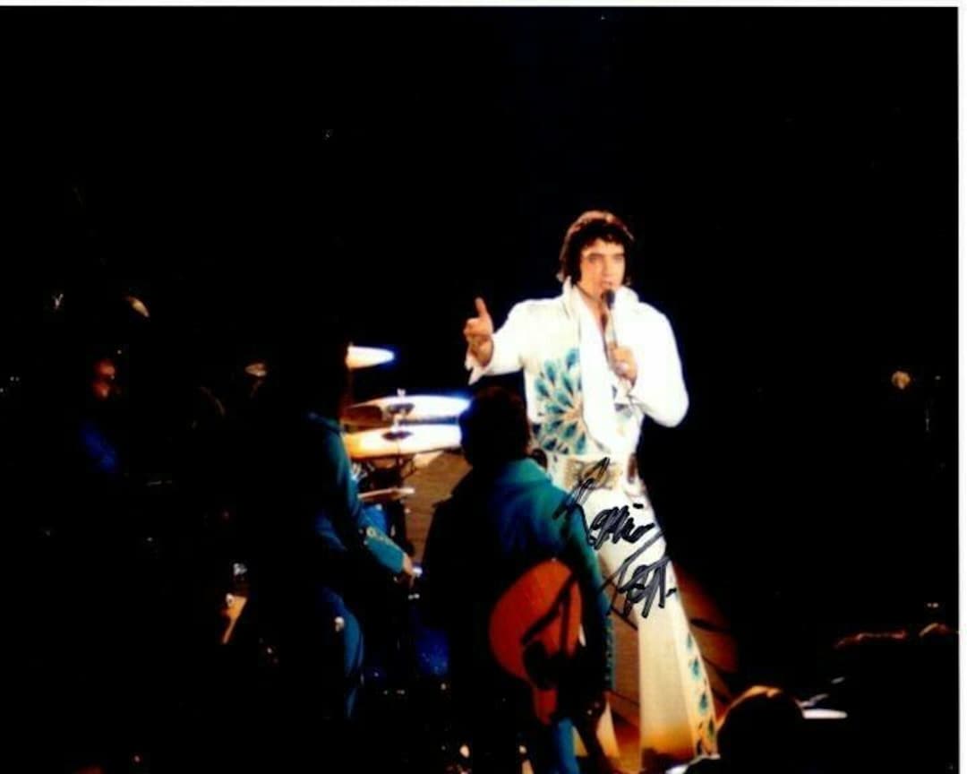 Ronnie Tutt Signed W/ Elvis Presley Photo W/ Hologram Coa Tcb Band ...