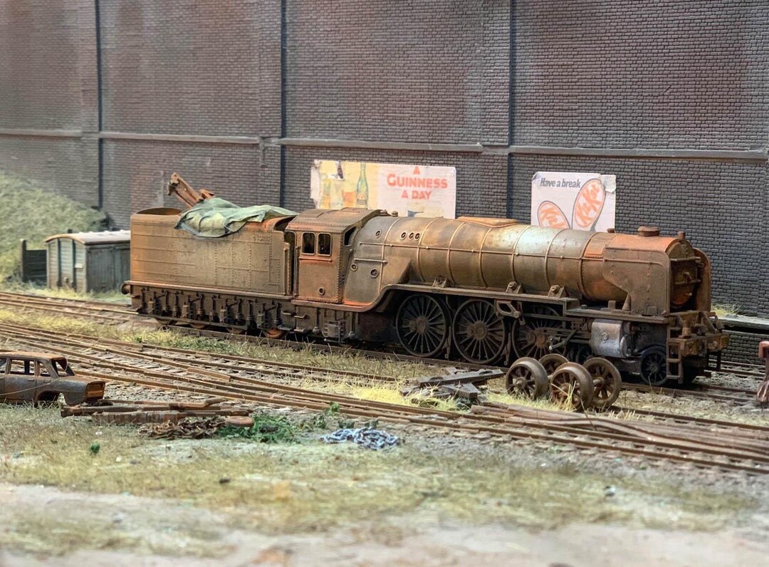 OO Gauge Scrapyard LNER A2 Class Locomotive, Heavily Rusted and ...