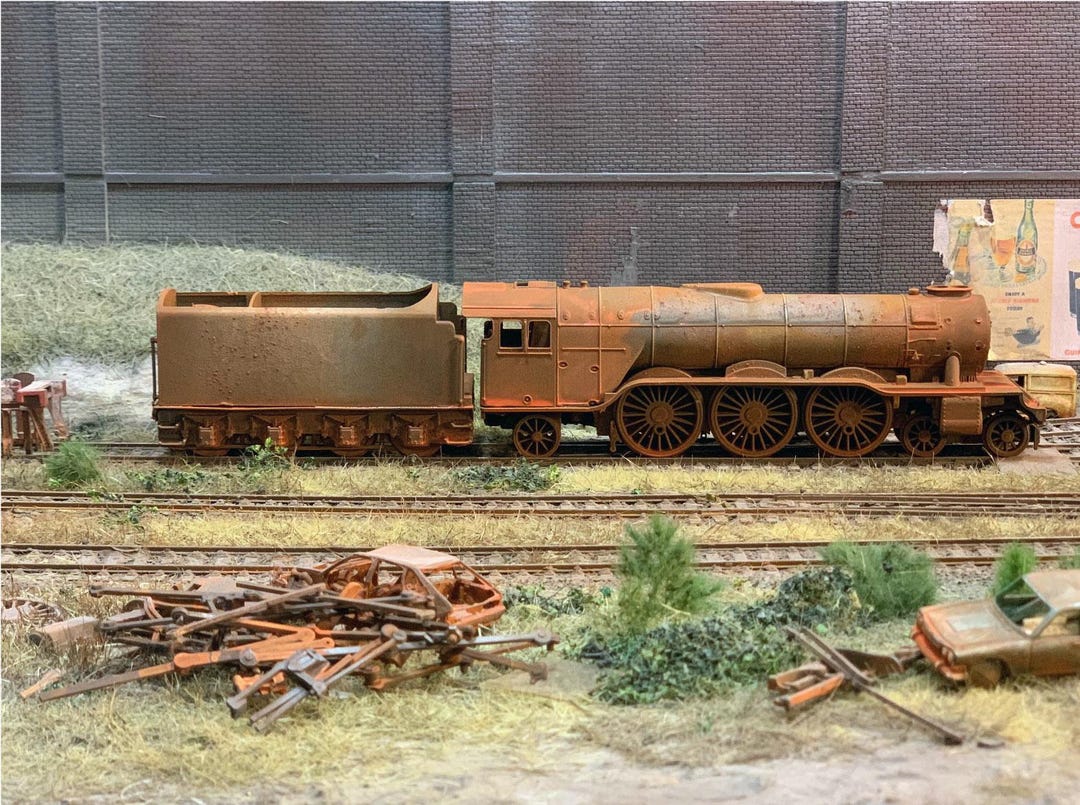 OO Gauge Scrapyard LNER A1 Locomotive, Heavily Rusted and Weathered ...