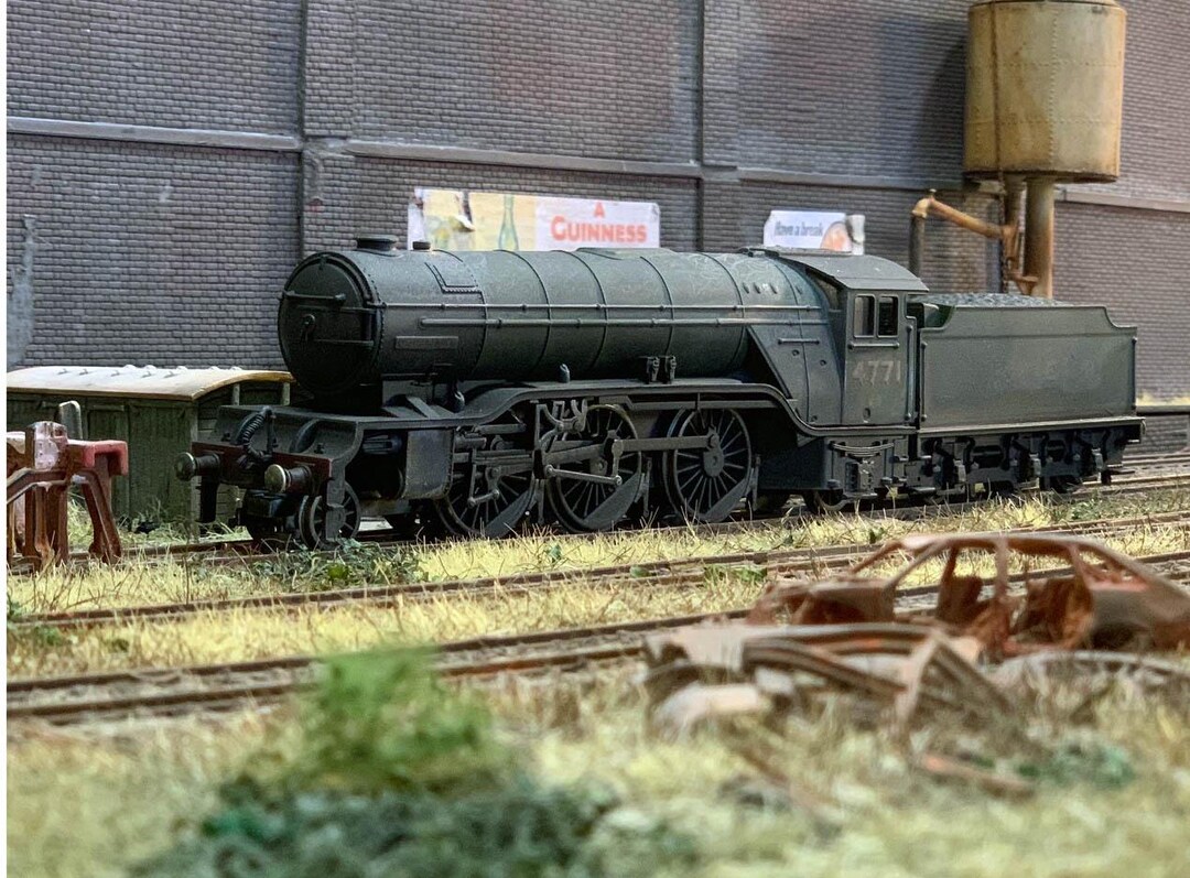 OO Gauge Locomotive Weathered LNER V2. Ref 91 - Etsy UK